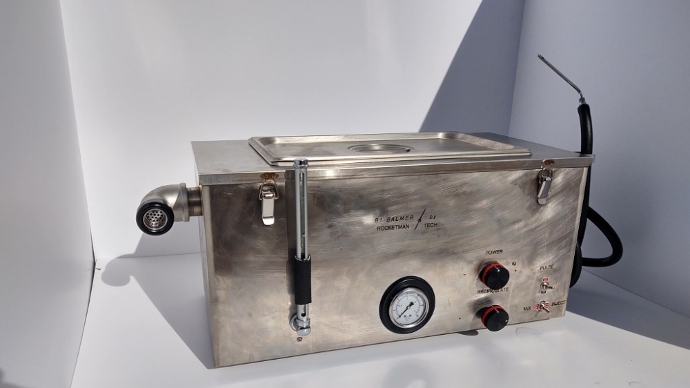 Embalming Reservoir Machine